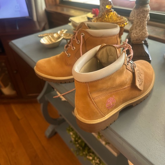 Timberland | Shoes | Timberland Tan And Pink Boots With Padded Collar ...